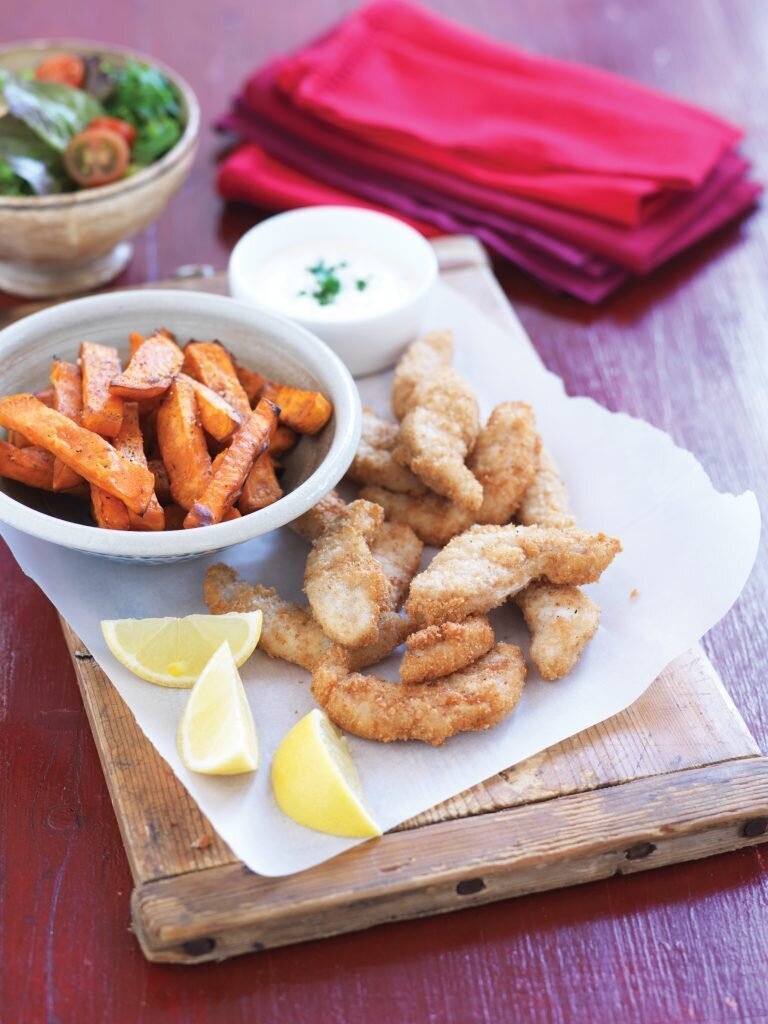 Poisson et frites au four avec yaourt au citron - One Media