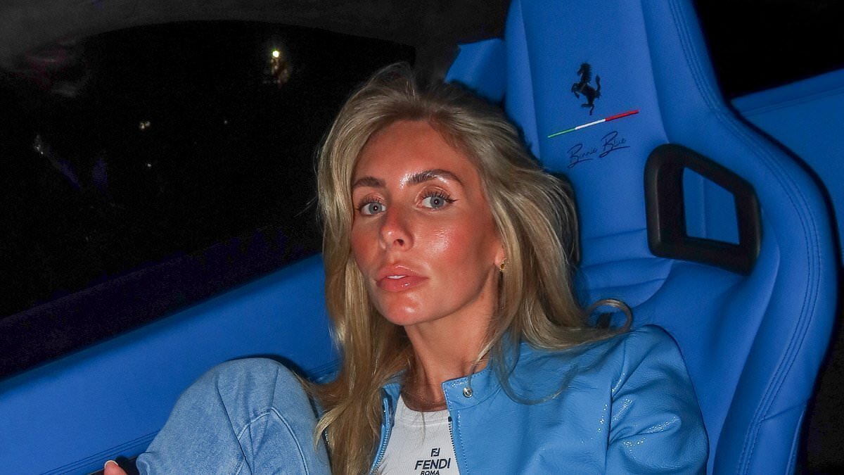 Bonnie Blue : La star du X exhibe sa Ferrari à 500 000 $ - One Media