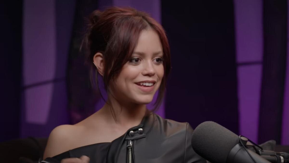 Jenna Ortega émerveillée par Joanna Lumley et Catherine Zeta-Jones ...